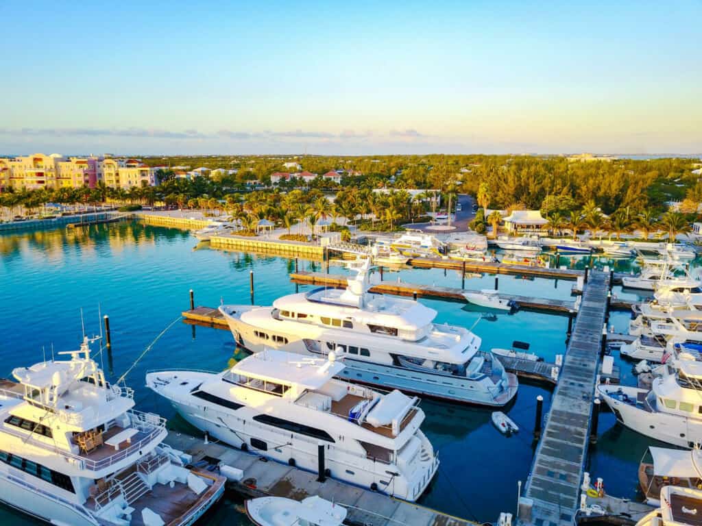 Types of Yachts: Your Quick Guide to Luxury Sailing - Lemon Bin Vehicle ...